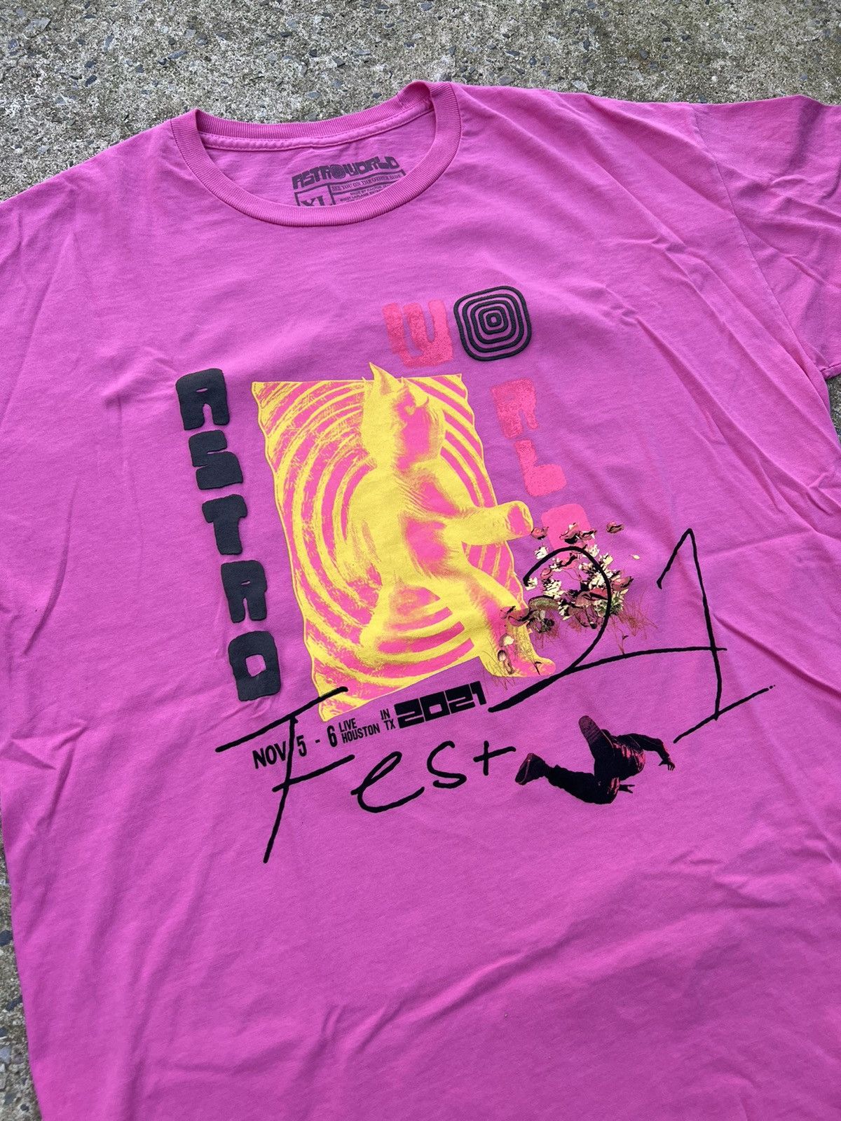 Travis Scott TRAVIS SCOTT Astroworld Fest 2021 Merch Pink Flame Man Tee ...
