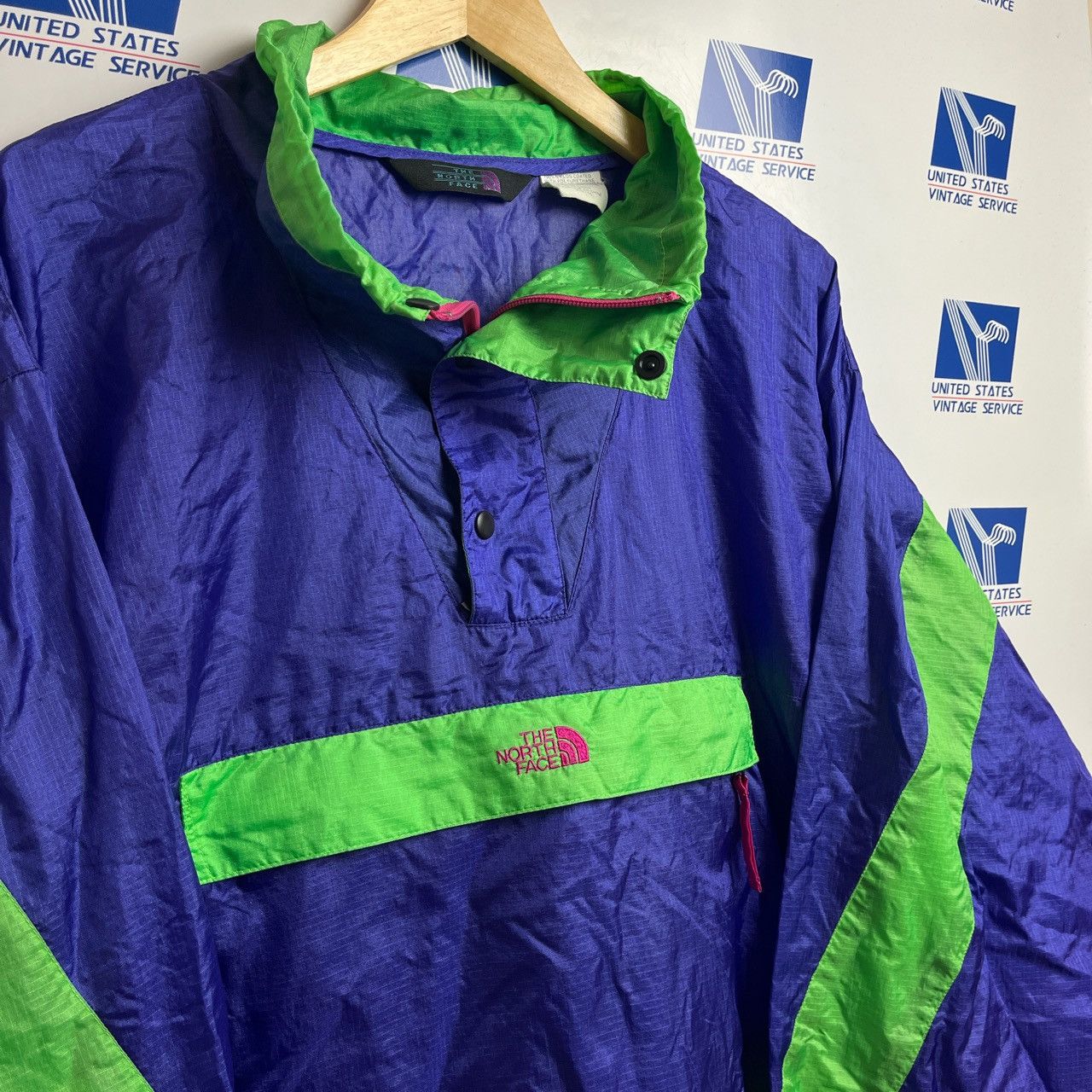 The North Face Sample The North Face Top/Bottom Windbreaker Sweatsuit ...