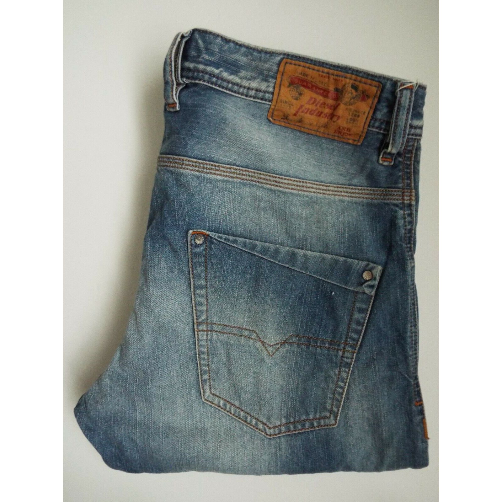 Diesel DIESEL KROOLEY JEANS MENS REG. SLIM CARROT W33 L32 WASH 0RK90 ...