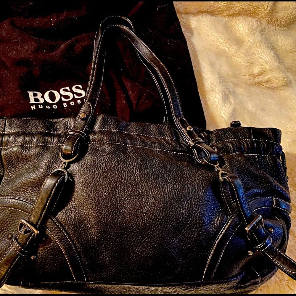 Hugo Boss Hugo Boss black leather shoulder bag purse | Grailed
