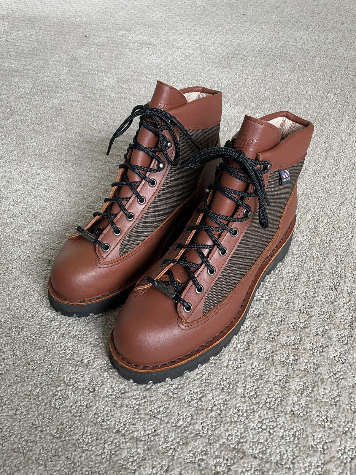 Danner BNIB Danner Light Cedar Hiking Gore-Tex Boots 10 EE | Grailed