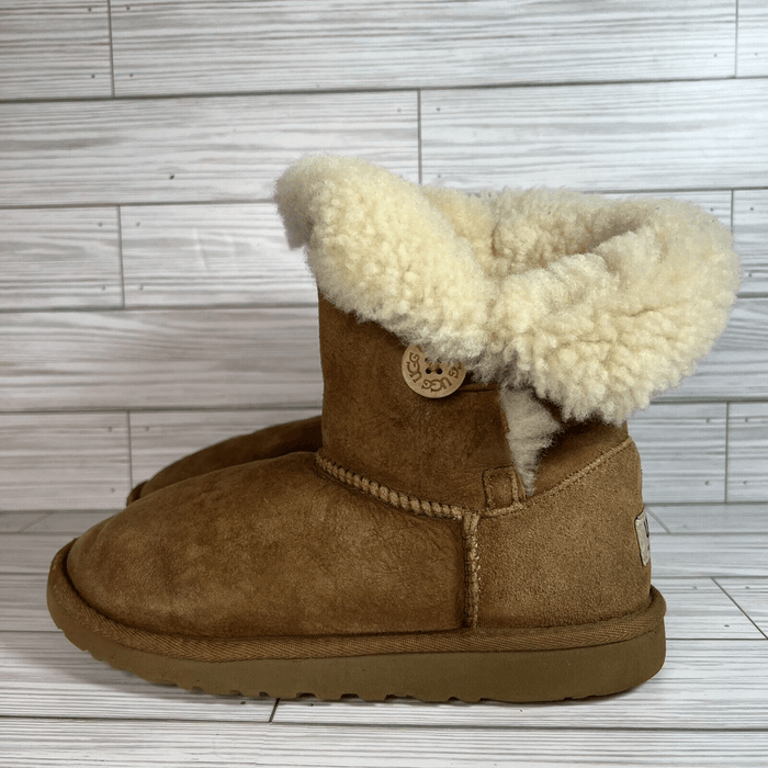 Ugg UGG Womens Bailey Button 5991Y Chestnut Brown Sheepskin Boot | Grailed
