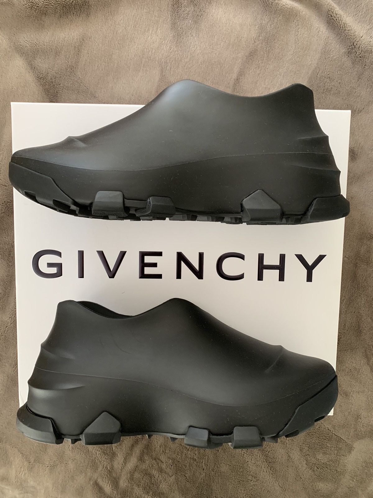 Givenchy × MMW Givenchy Monumental Mallow Black | Grailed