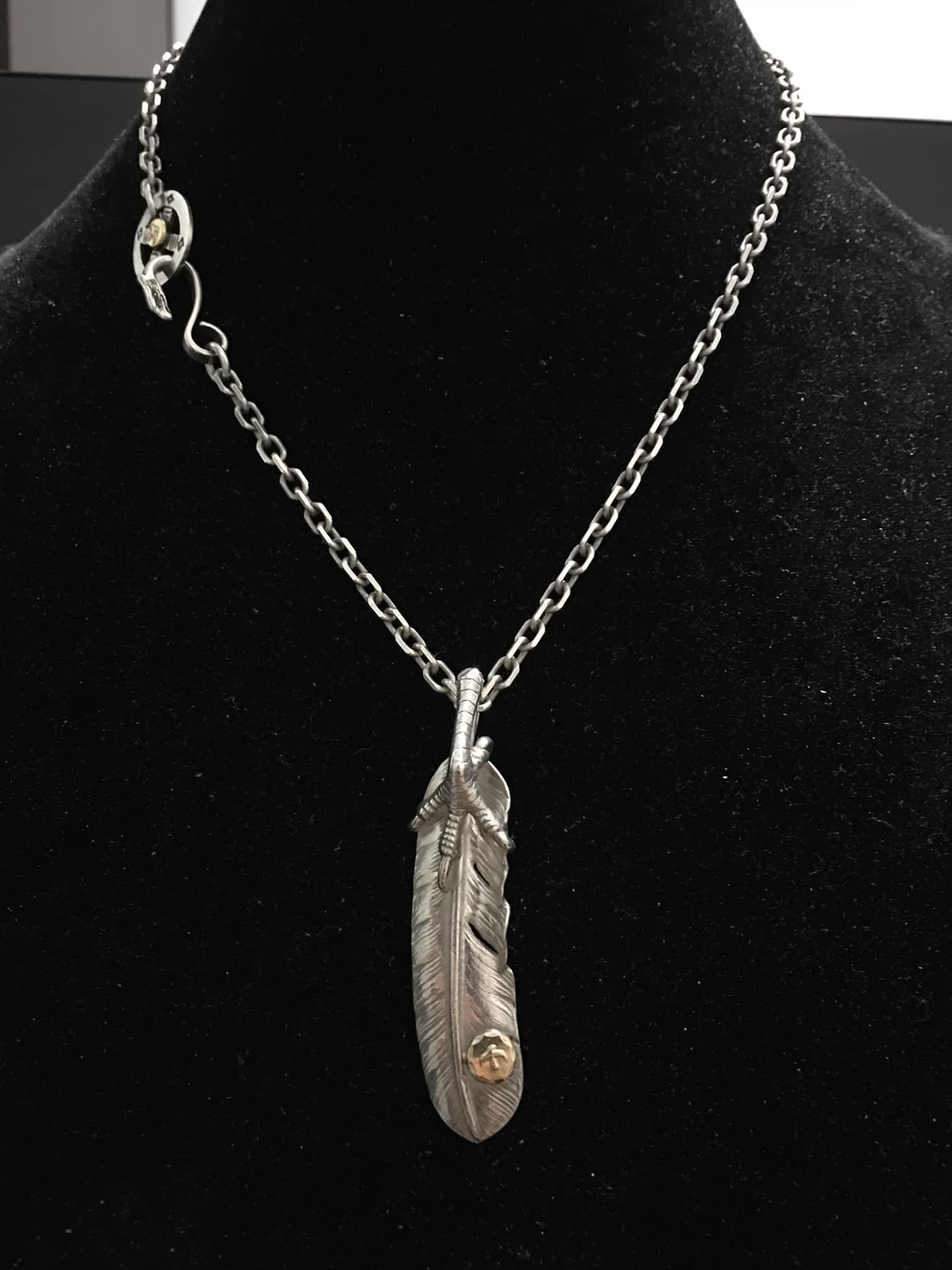 Goros Goro's Eagle Claw Feather Set | Grailed
