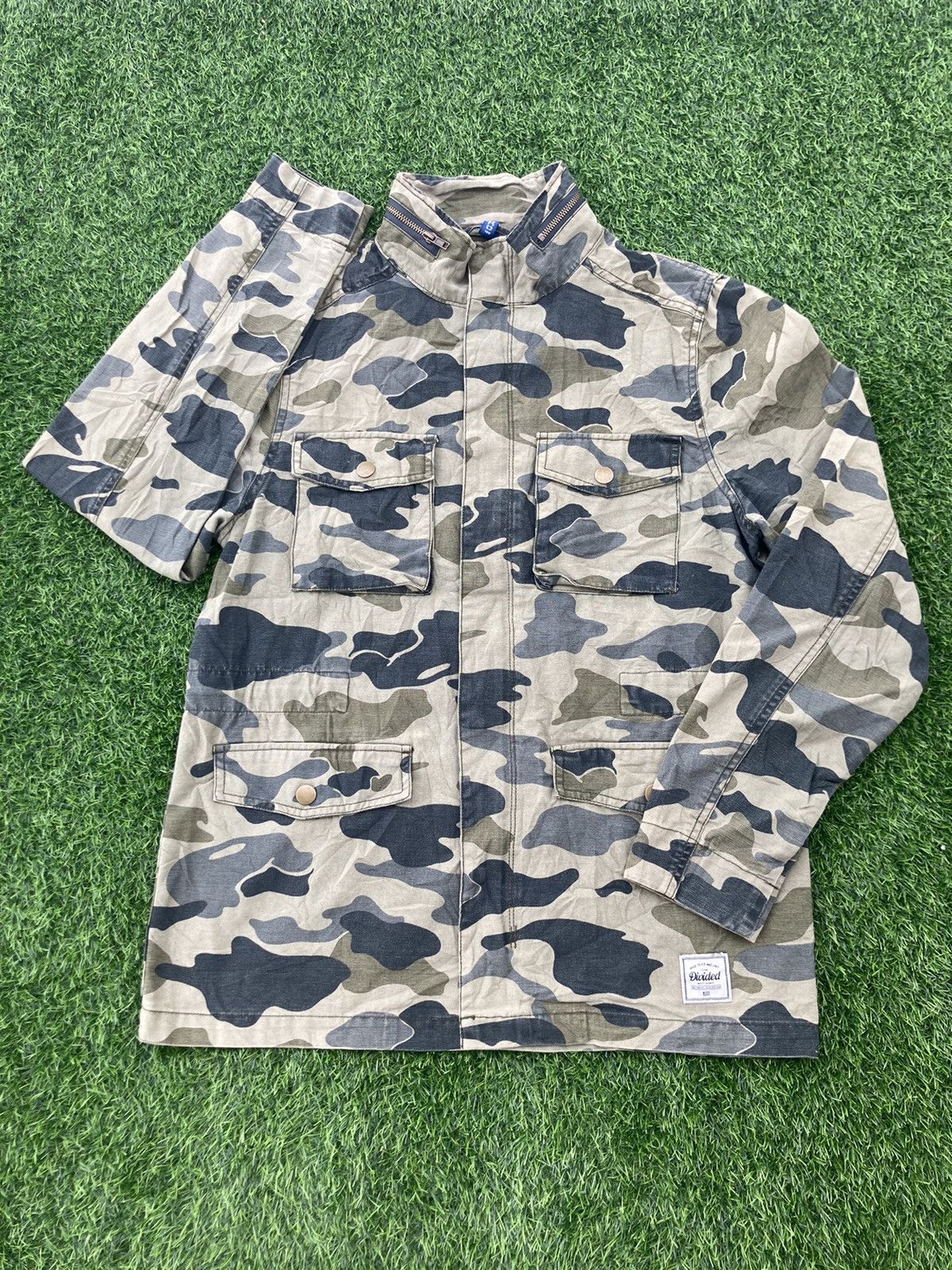 Divided × H&M H & M DIVIDED CAMOUFLAGE JACKET | Grailed