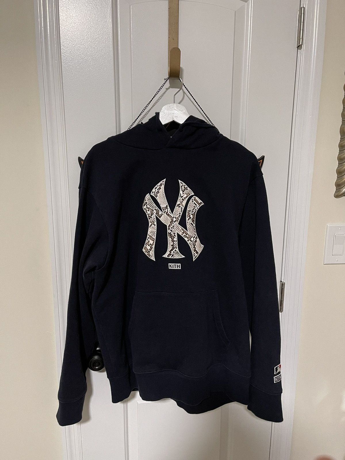 Kith × New York Yankees KITH for MLB NEW YORK YANKEES SNAKE LOGO HOODIE ...