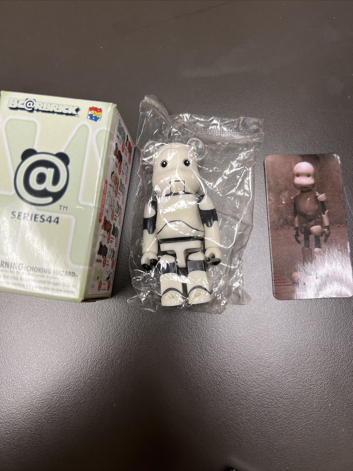 Medicom Bearbrick × Medicom Toy 100% Series 44 Bearbrick “Junk Head ...