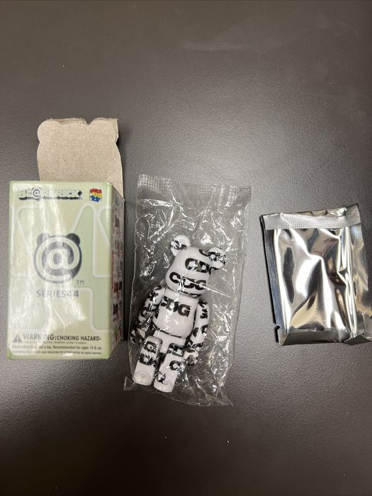 Comme des Garcons 100% Series 44 Bearbrick “CDG all over” *SECRET CHASE ...
