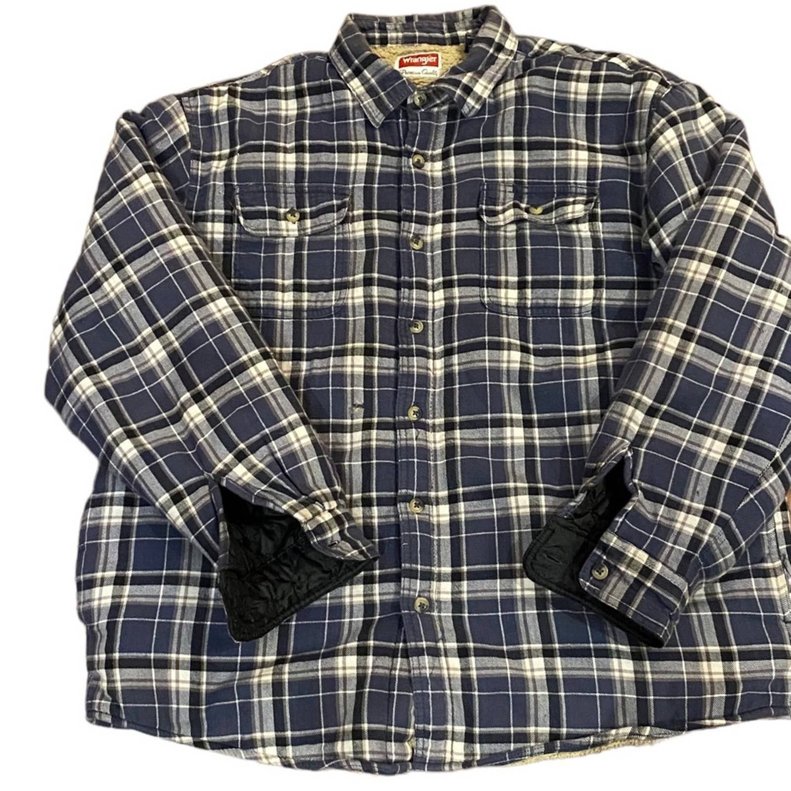 Wrangler Wrangler Blue Plaid flannel fleece lined Shacket in XL | Grailed