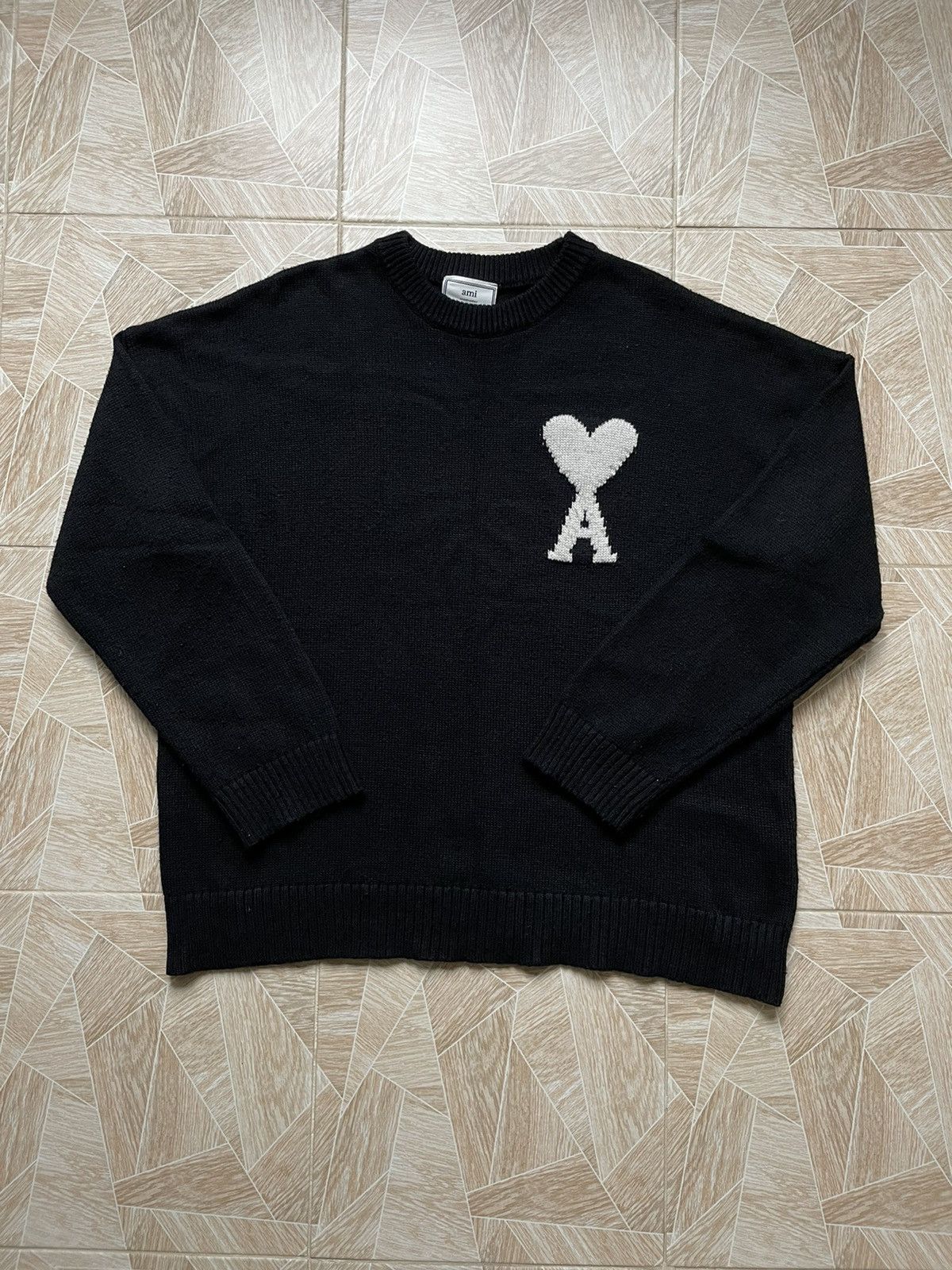 AMI × Luxury × Streetwear Rare Ami Paris Heart Sweater | Grailed