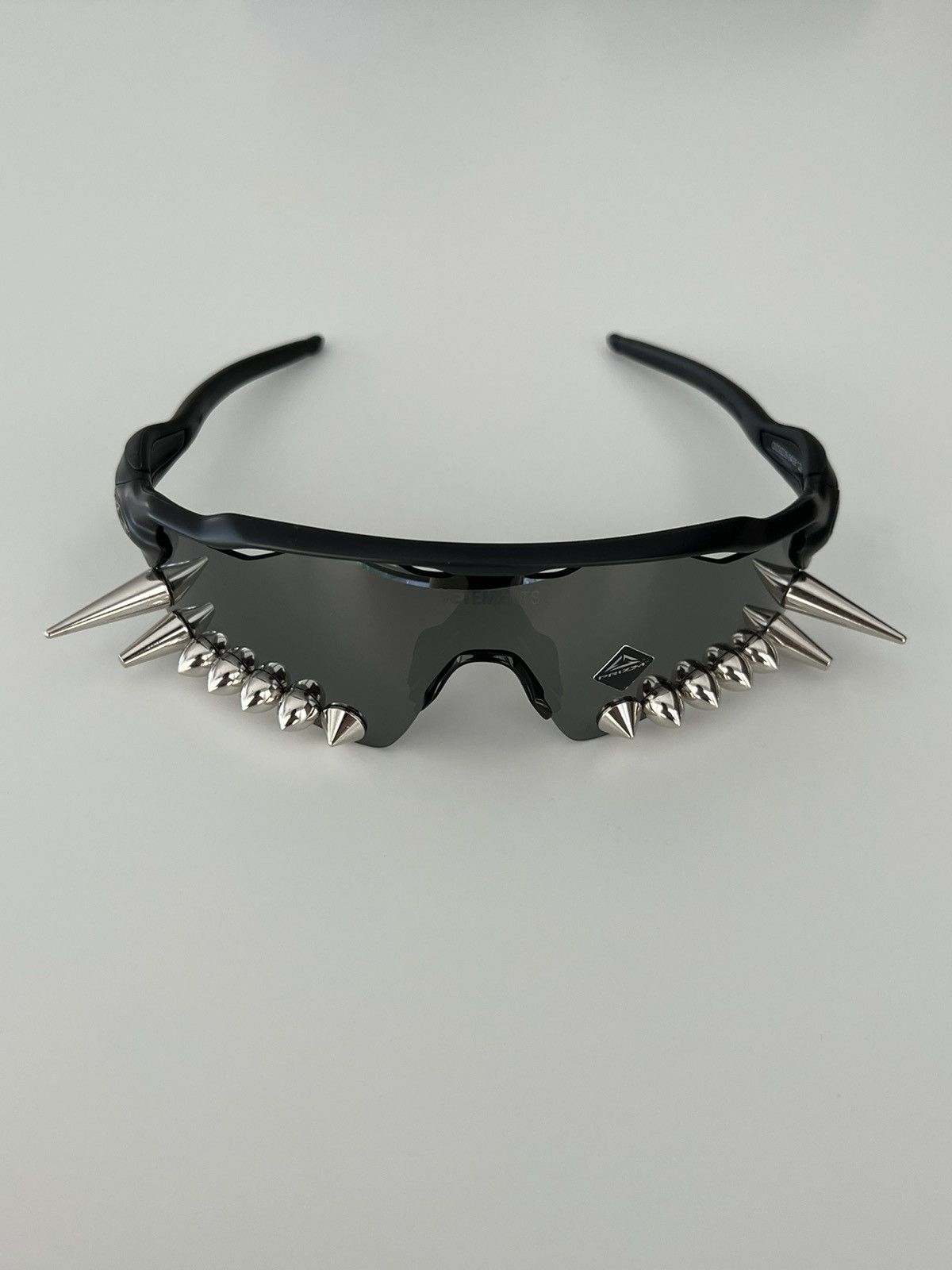 Vetements Vetements x Oakley Spikes 400 | Grailed
