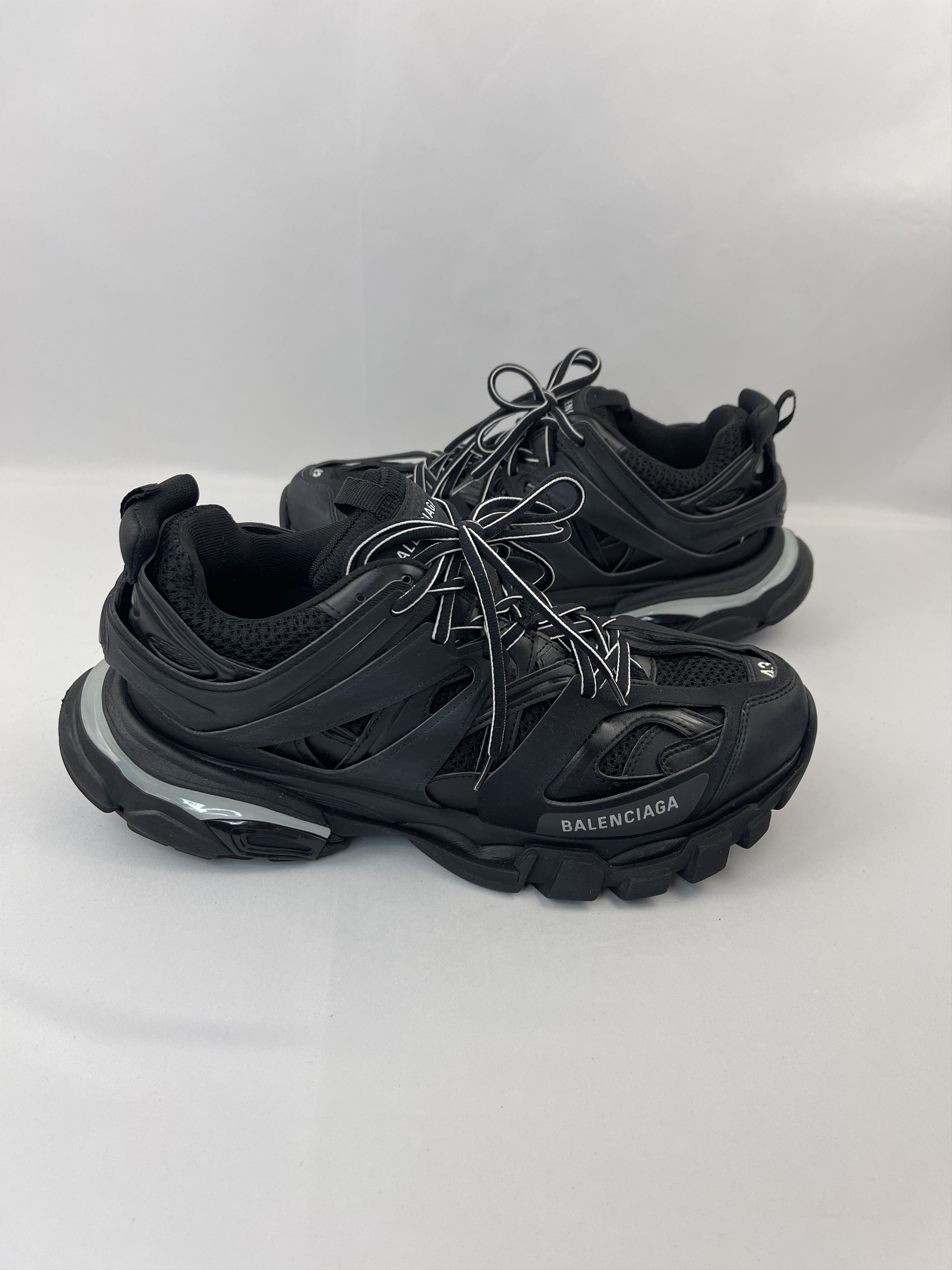 Balenciaga Balenciaga Track LED Light Up Sneakers (43) | Grailed