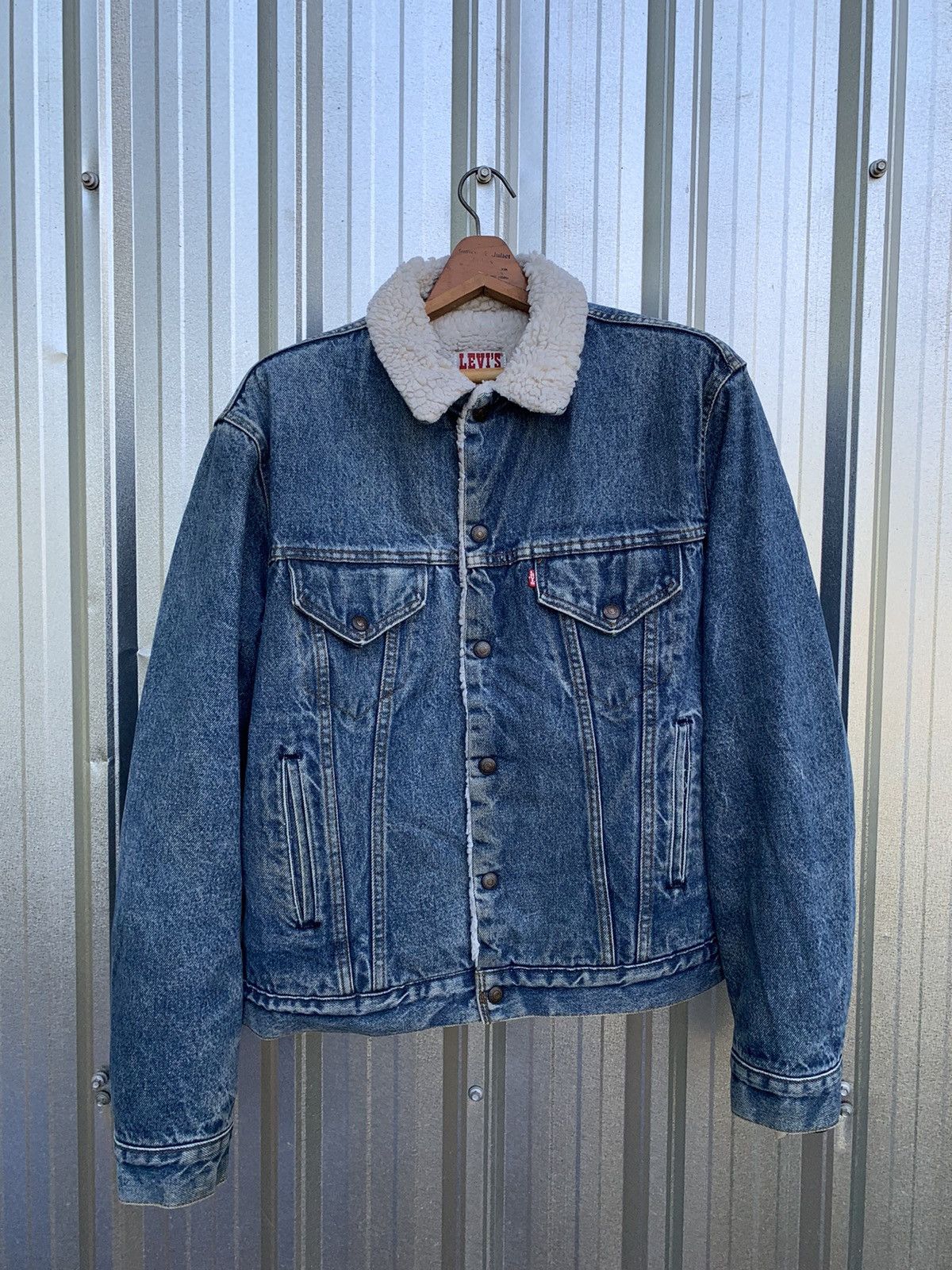 Vintage Vintage Levi’s Sherpa denim jacket sz 46L Made In USA | Grailed