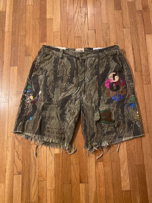Gallery Dept. Gallery Dept. Camo G Patch Cargo Short | Grailed