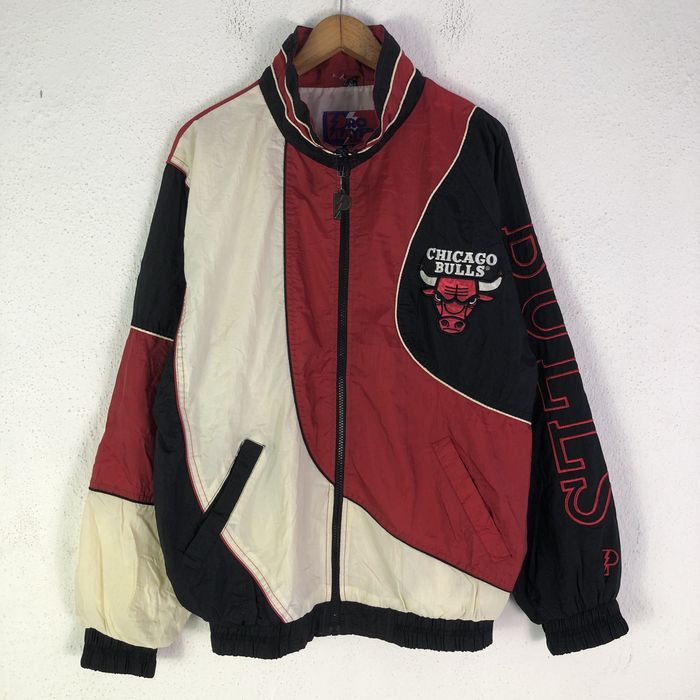 Vintage Vintage 90s CHICAGO BULLS Pro Player Windbreaker Jacket | Grailed