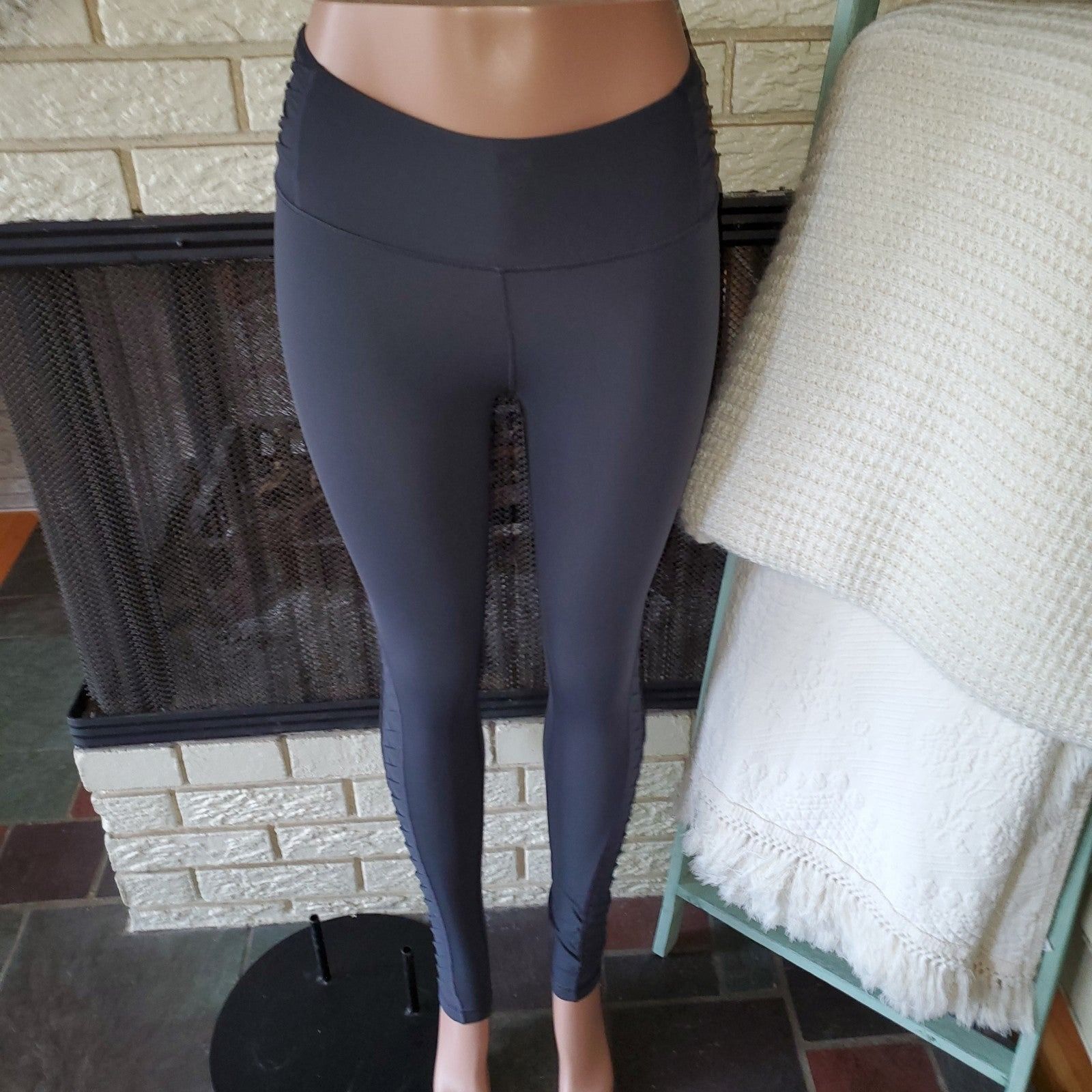 Victoria's Secret Victoria's Secret Total Knockout High Rise Mesh twist ...