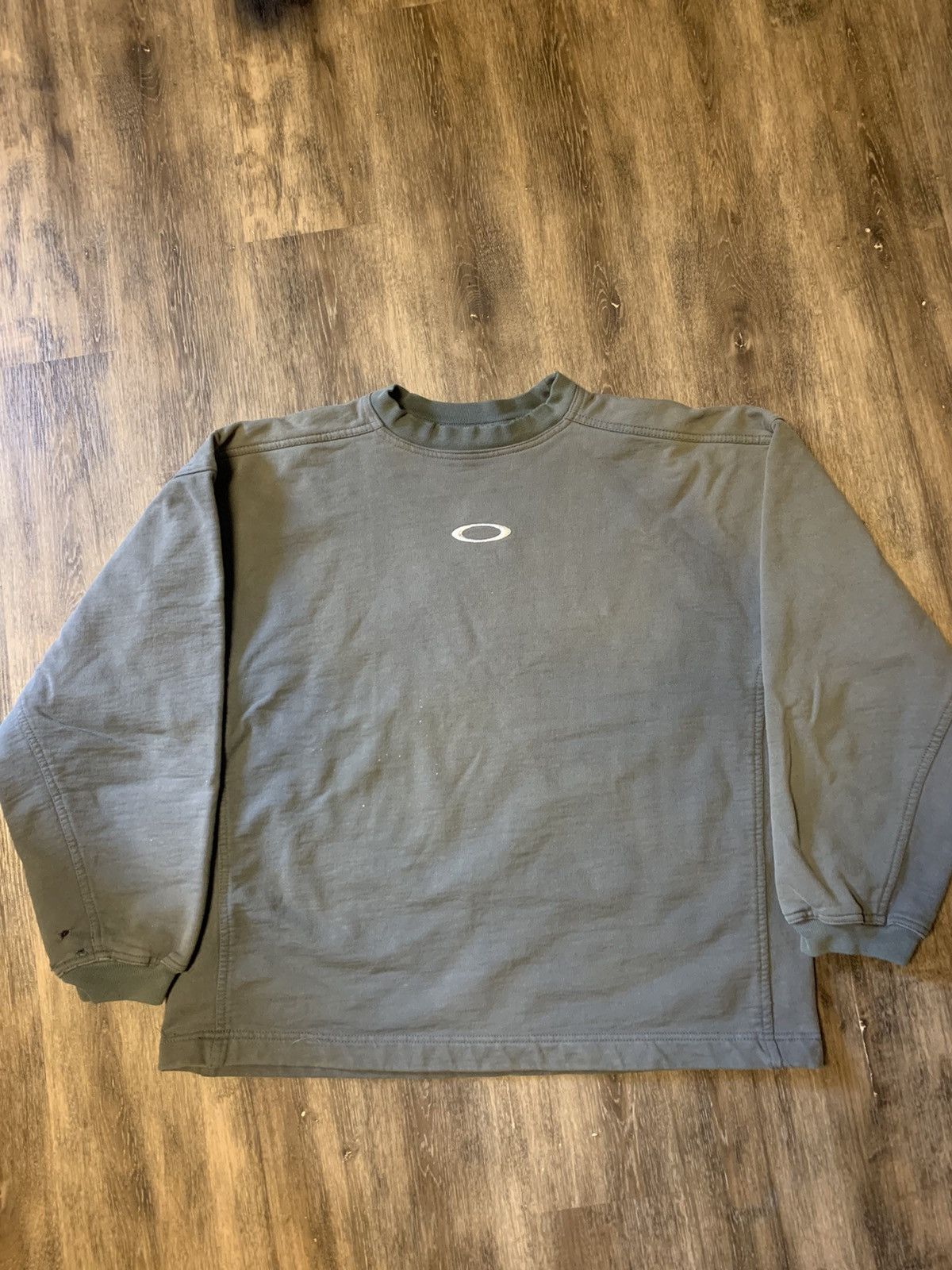 Oakley × Vintage Vintage Oakley center plain logo crew neck sweatshirt ...