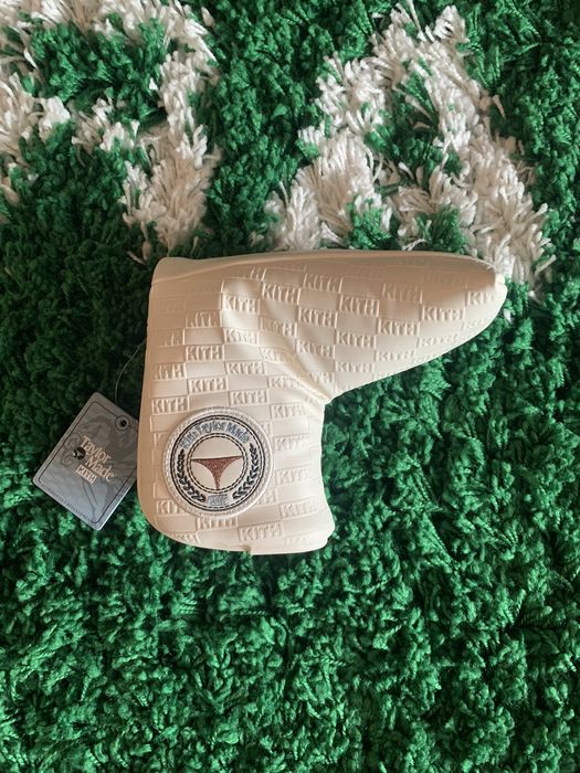 Kith Kith TaylorMade Soto Classic Logo Putter Cover White | Grailed