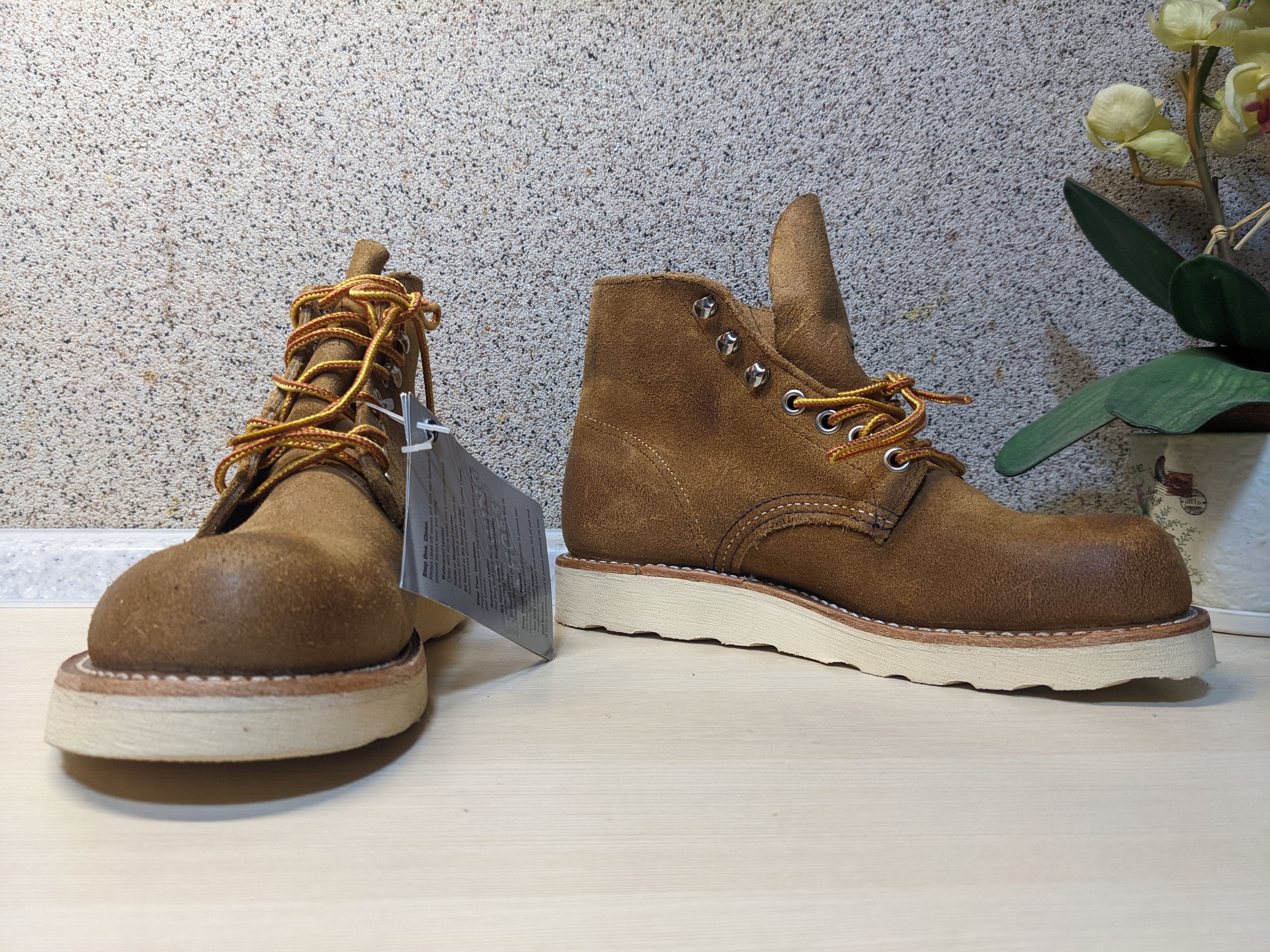 Red Wing RED WING 8181 HERITAGE WORK ROUND TOE BOOT | Grailed