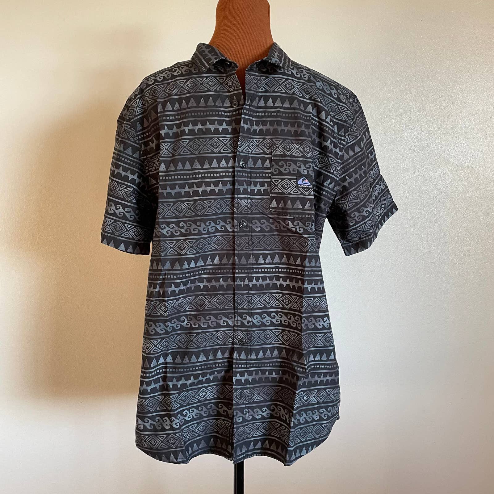 Quicksilver Quiksilver Classic Comfortable Fit Woven Tops Heritage ...