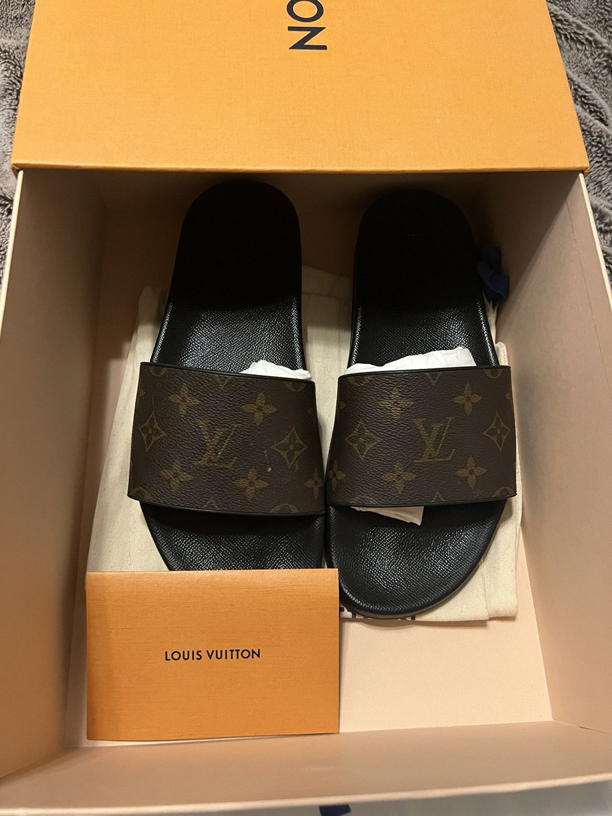 Louis Vuitton Louis Vuitton Waterfront Mules | Grailed