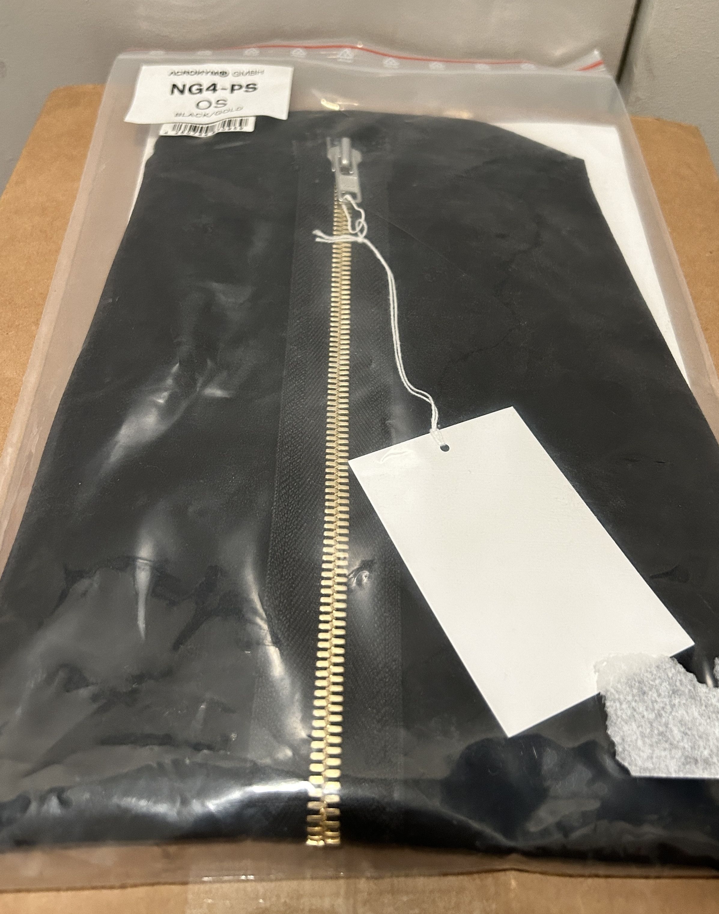 Acronym Acronym ng4-ps neck gaitor black/GOLD mask balaclava Zipper ...