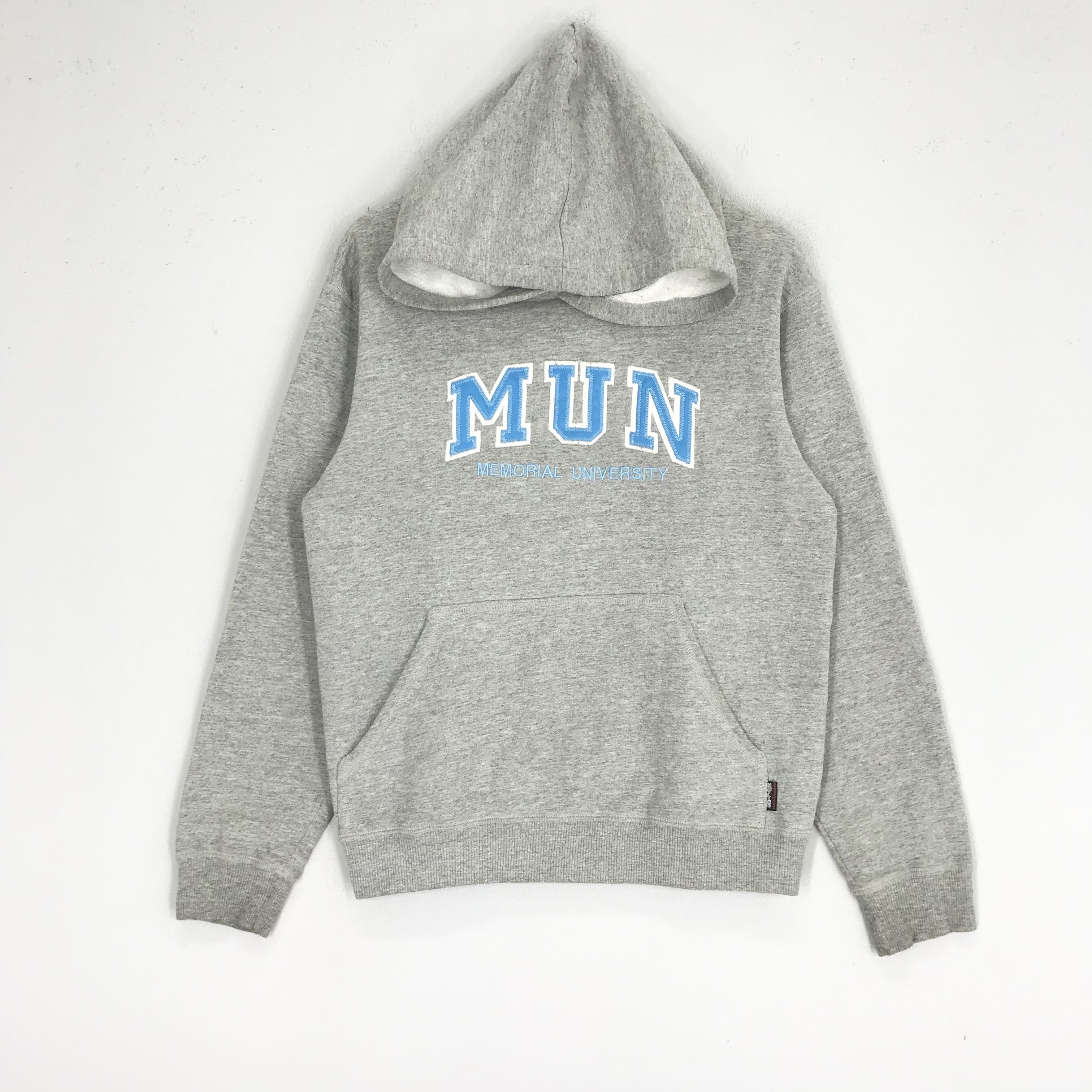 American College × Collegiate × Vintage Vintage Memorial University ...