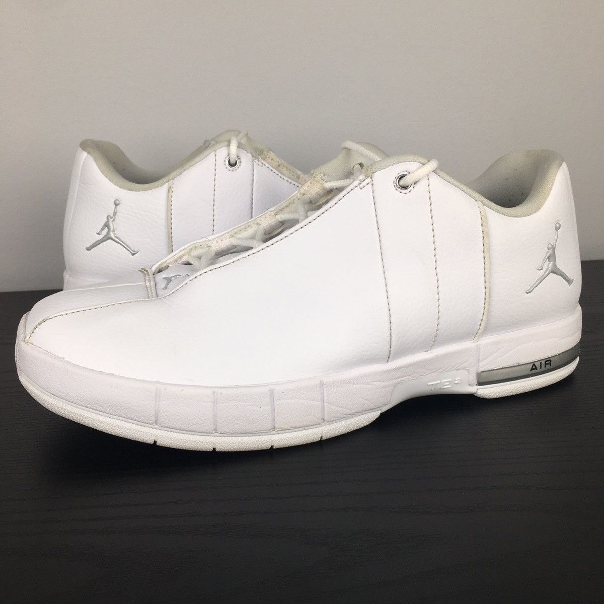 Nike Air Jordan Team Elite 2 Low Mens 8 White Jordans A01696-100 | Grailed