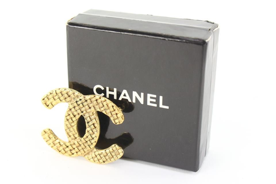 Chanel Chanel 24k Gold Plated Crosshatch Raffia CC Logo | Grailed
