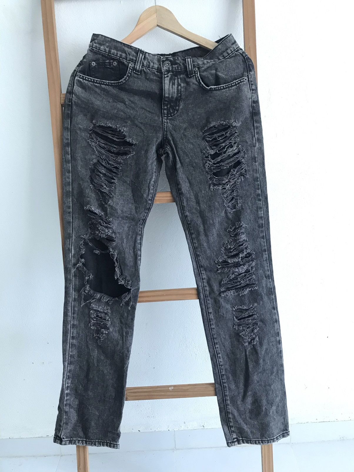 20471120 × Distressed Denim × Made In Usa Insane Carmar Ripped Jeans ...