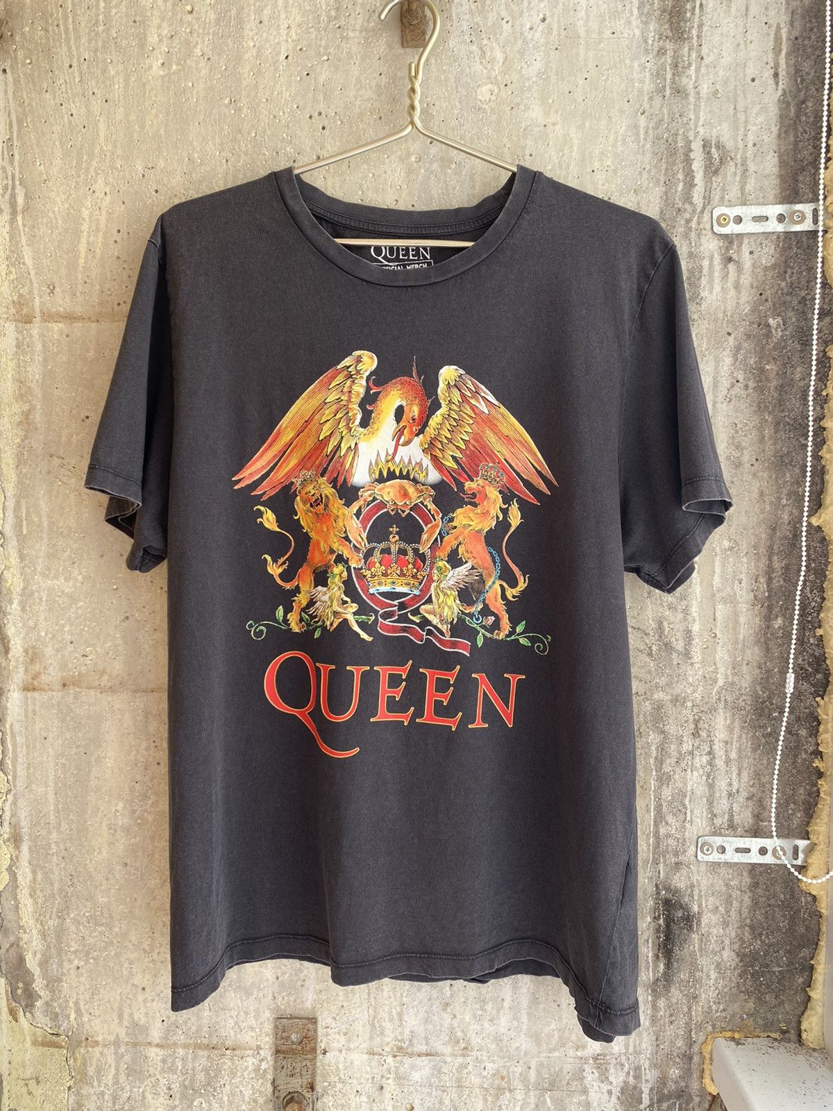 Band Tees × Queen Tour Tee × Rock T Shirt Queen Tour T Shirt Big Logo ...