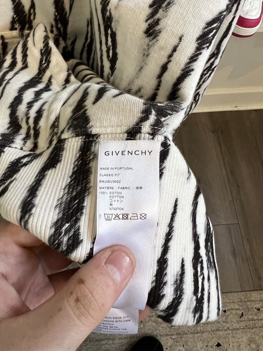 Givenchy Givenchy Animal Print 4G Logo | Grailed