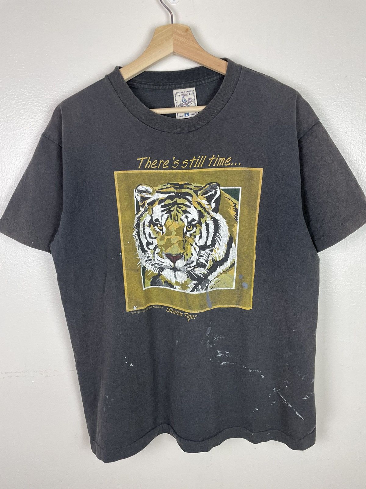 Vintage Vintage 1994 Art Animal Siberian Tiger Paint Fade Black USA ...