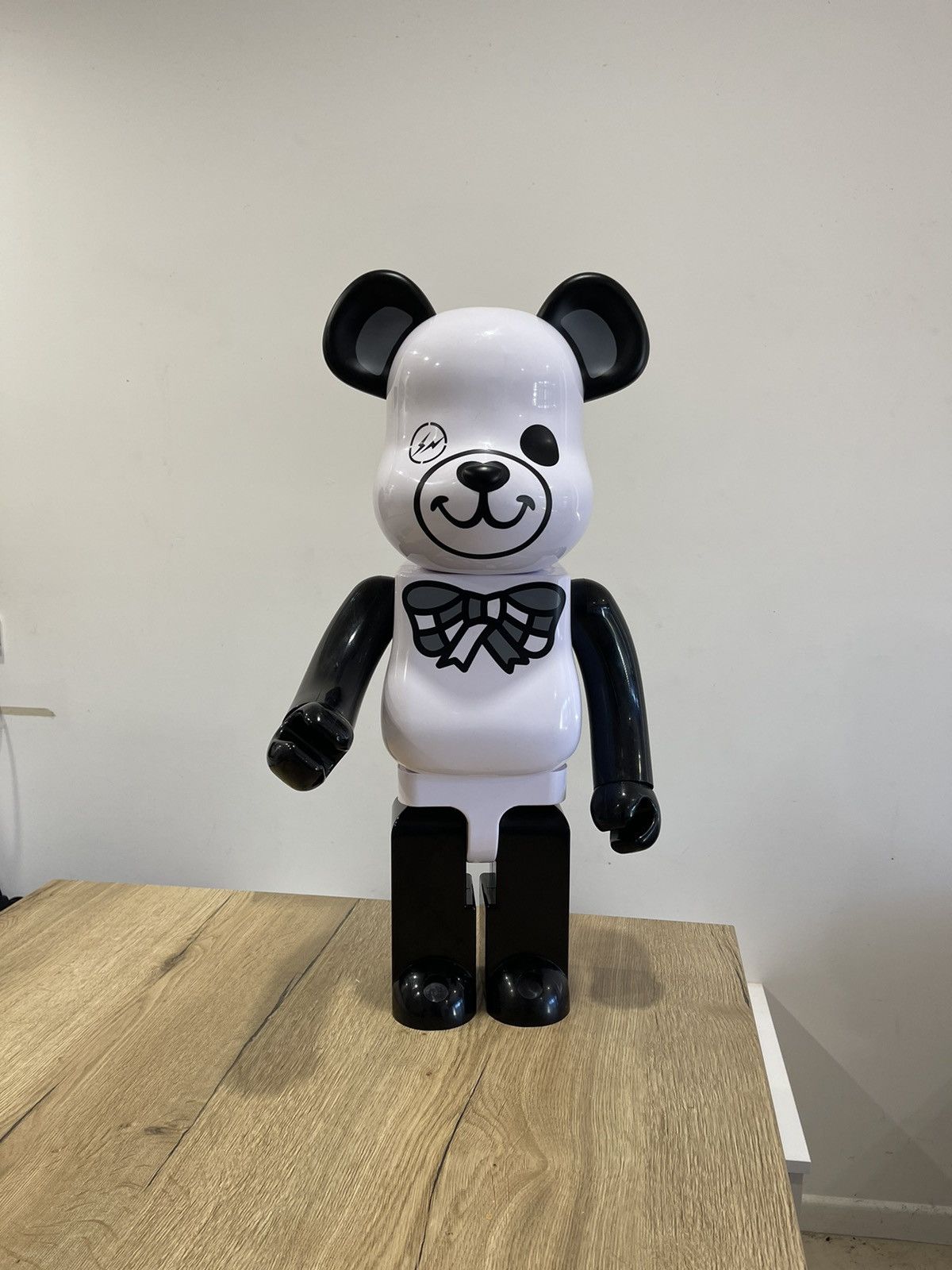 Medicom Bearbrick 1000% FRAGMENT x FREEMASONRY x BEARBRICK White | Grailed