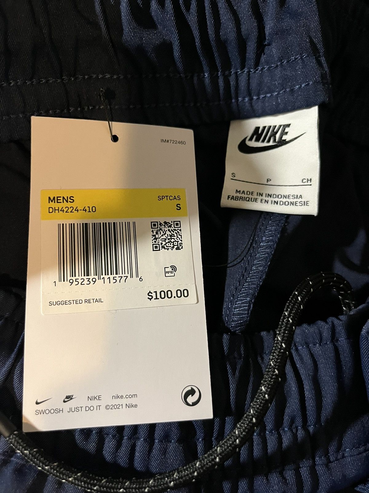 Nike Mens nike commuter tech essentials pants | Grailed