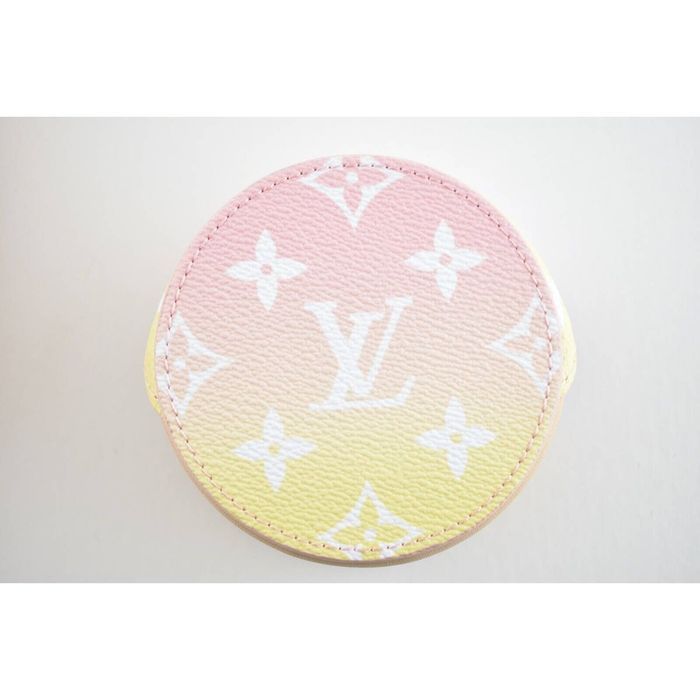 Louis Vuitton Louis Vuitton Coasters Monogram Pink Plexiglass Gradient ...