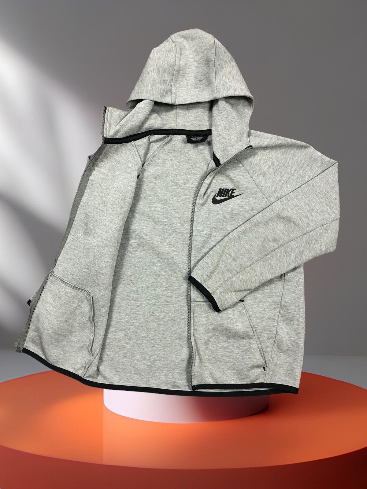 Nike RARE NIKE TECH FLEECE HOODIE | Grailed
