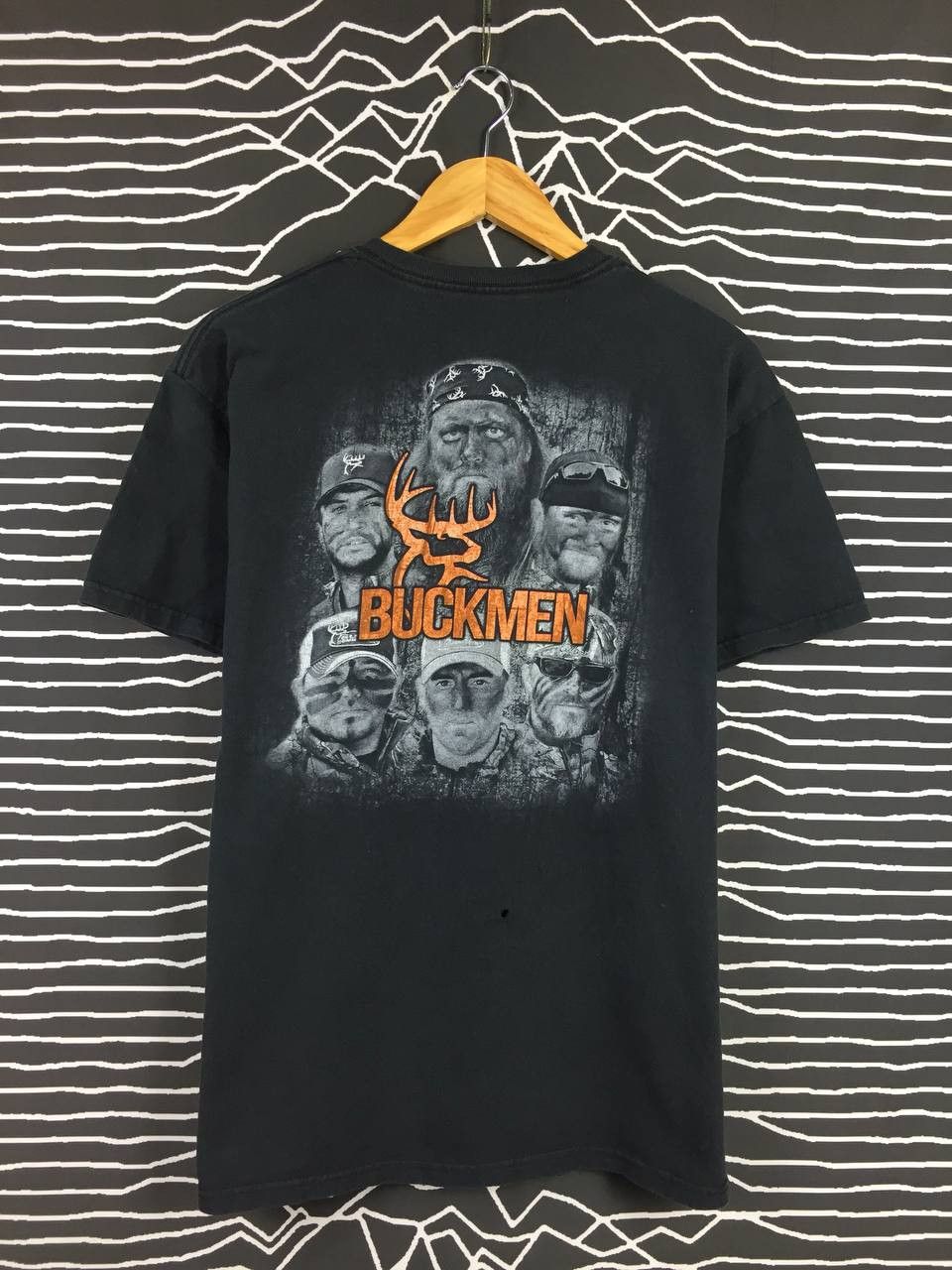 Art × Movie × Vintage Buck Commander Hunting Series Show Graphic Tee ...