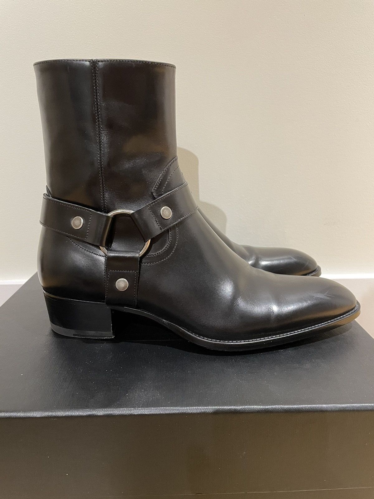 Saint Laurent Paris Saint Laurent Wyatt 40 in Black Leather | Grailed