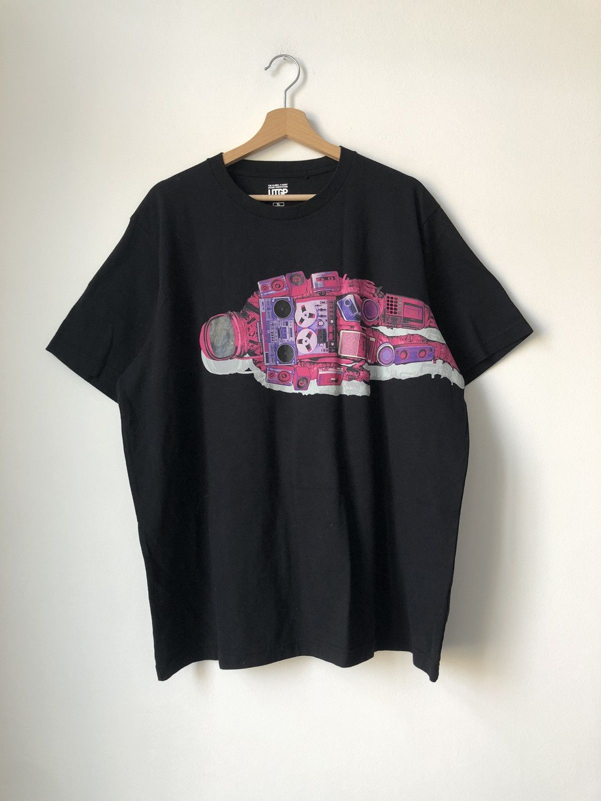 MoMA × Uniqlo Uniqlo x MoMA Global Design Competition Astronaut T-shirt ...