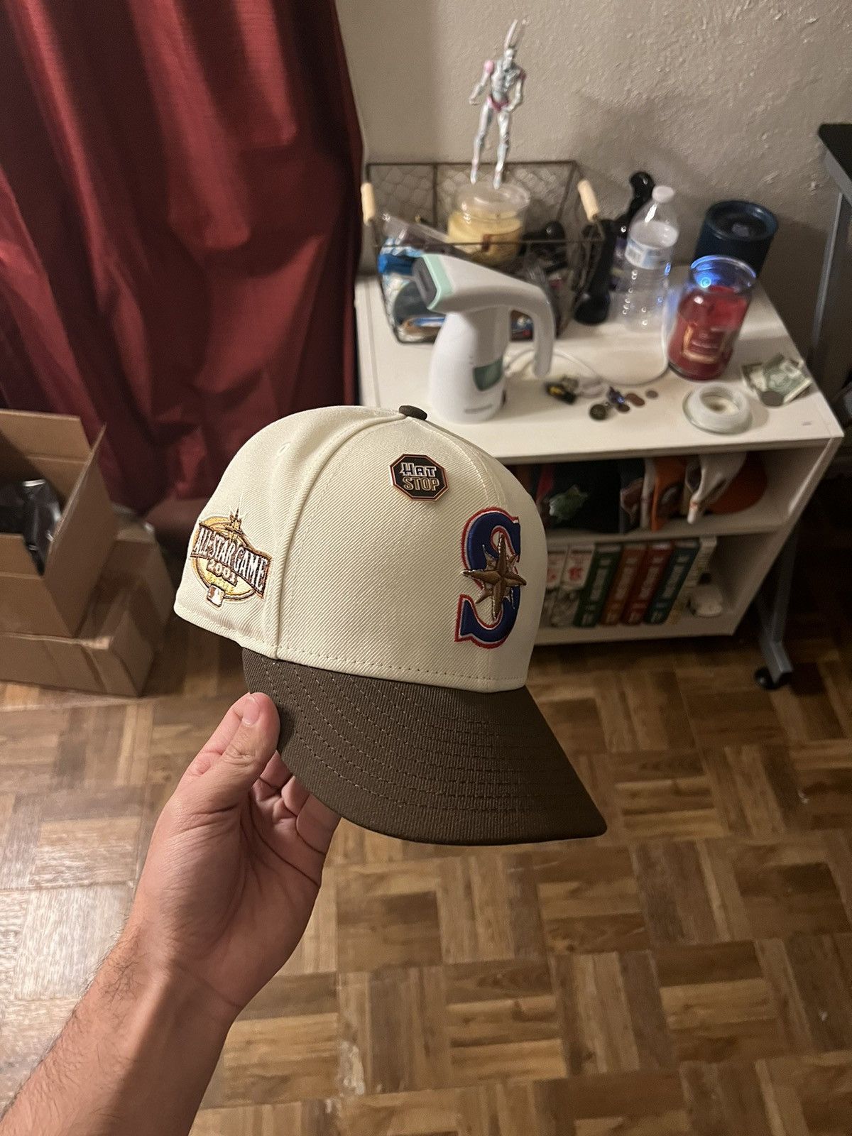 New Era Seattle Mariners Snickers Off-White Fitted Hat Size 7 1/8 | Grailed
