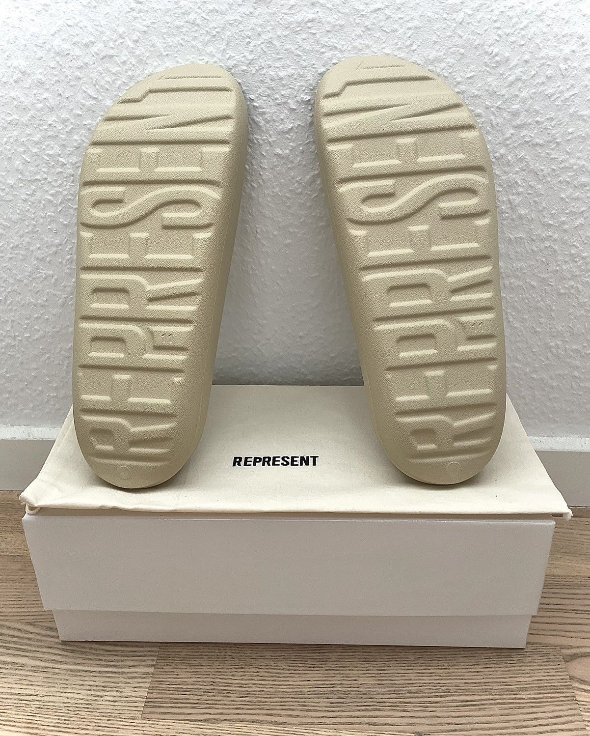 Represent Clo. Represent Sliders | Grailed