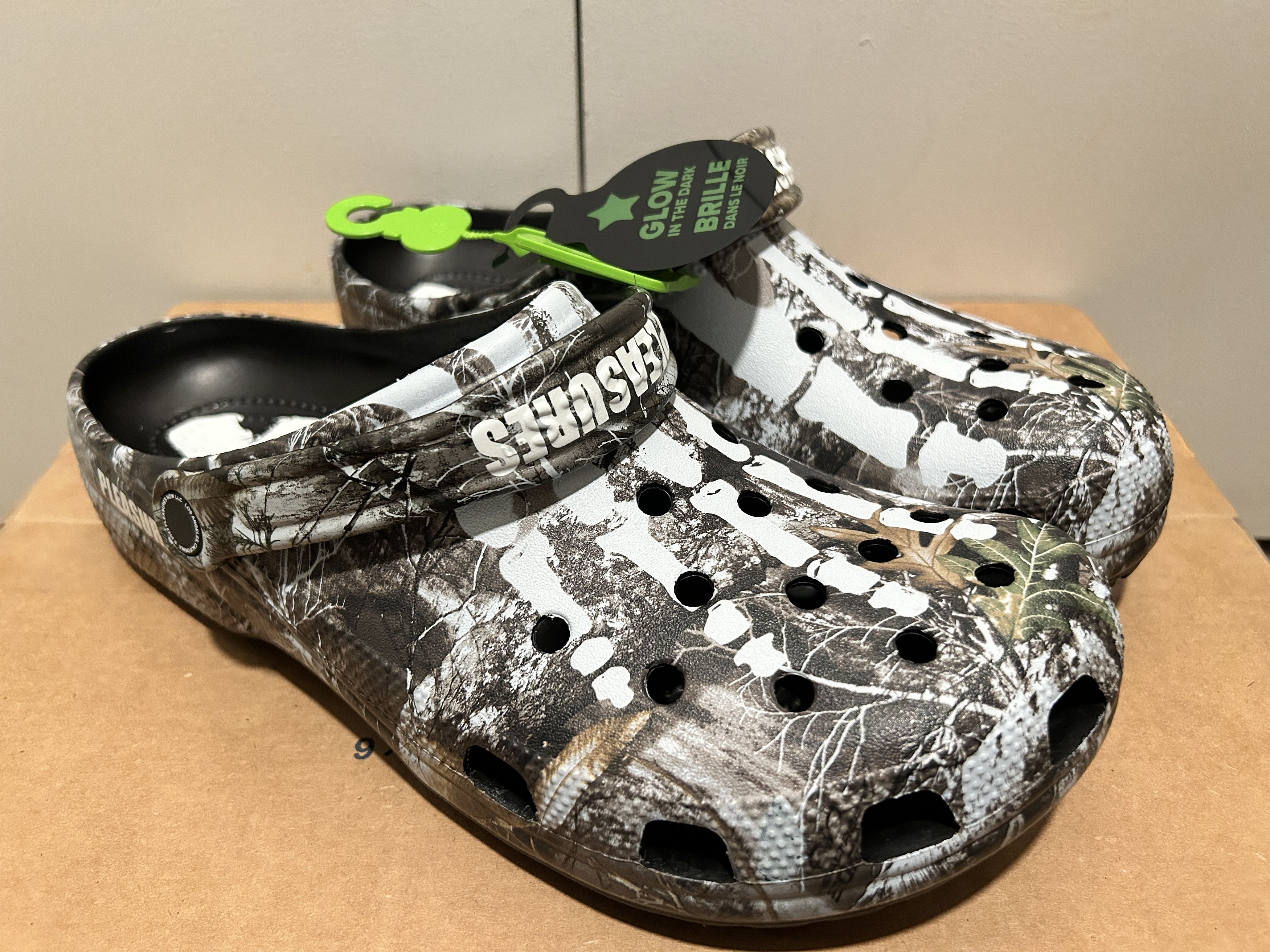 Crocs × Pleasure Crocs Classic Clog Pleasures Skeleton Camo Glow 2022 ...