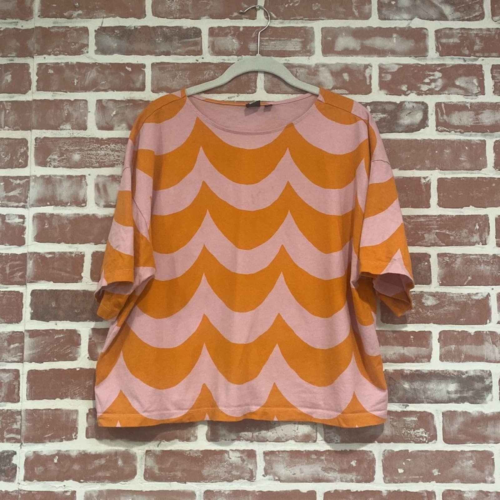 Uniqlo Marimekko x Uniqlo Orange Pink Scalloped Print Oversized Tee ...