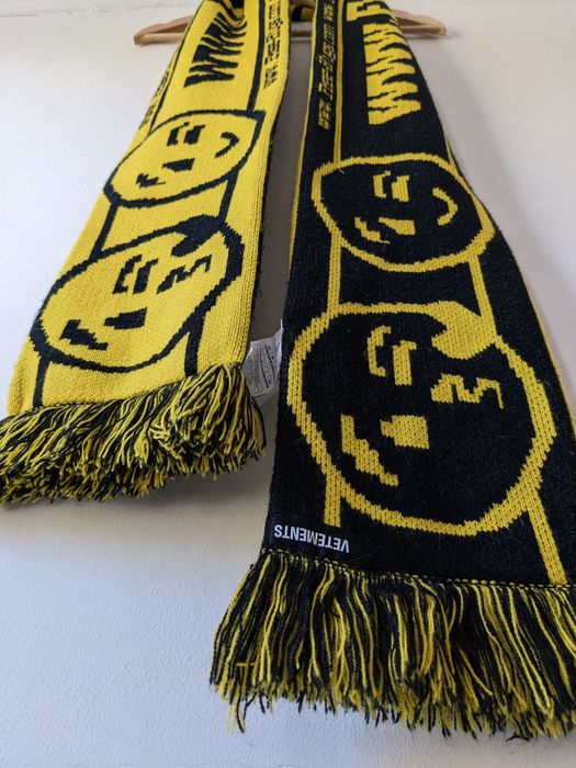 Vetements 17FW Runway "Free Hugs" Scarf | Grailed