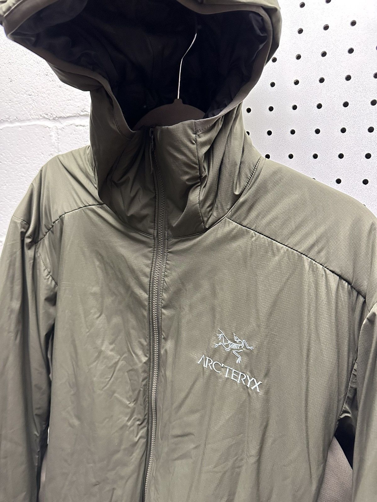 Arc'teryx Arc'teryx Atom LT olive green jacket | Grailed Arc'teryx Arc'teryx Atom LT olive green jacket | Grailed