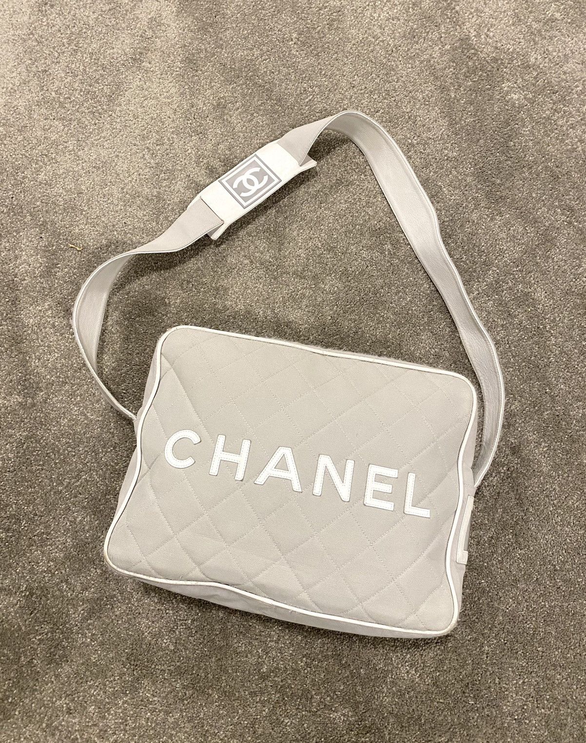 Chanel Chanel Messenger Bag | Grailed