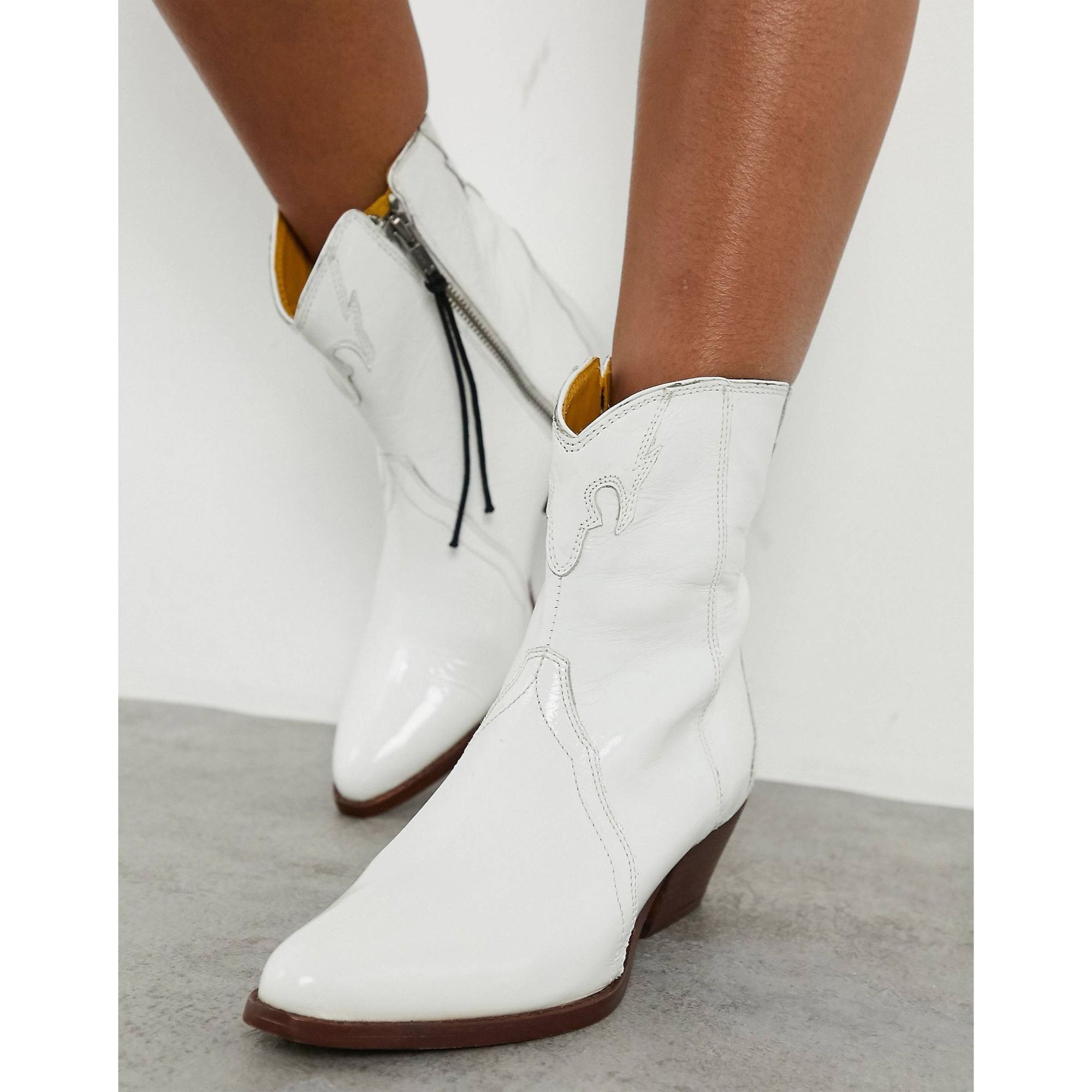 Free People Free People New Frontier boot in white Patent leather size ...