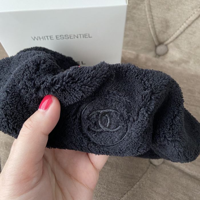 Chanel *FINAL* Chanel White Essential Headband Black | Grailed
