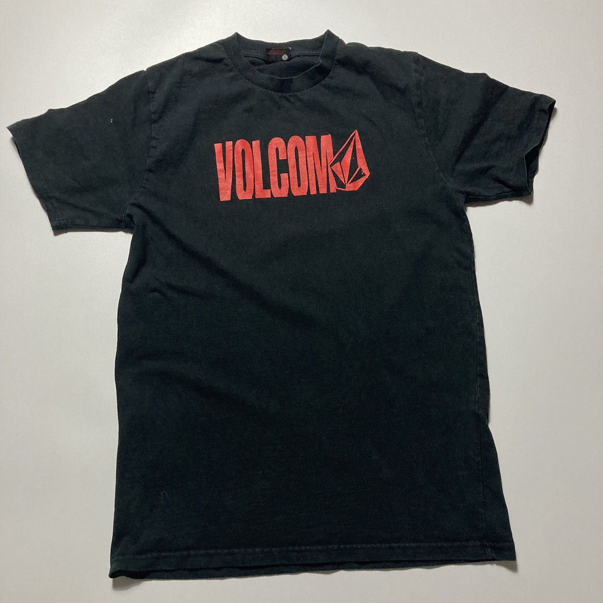 Vintage vintage volcom tee | Grailed